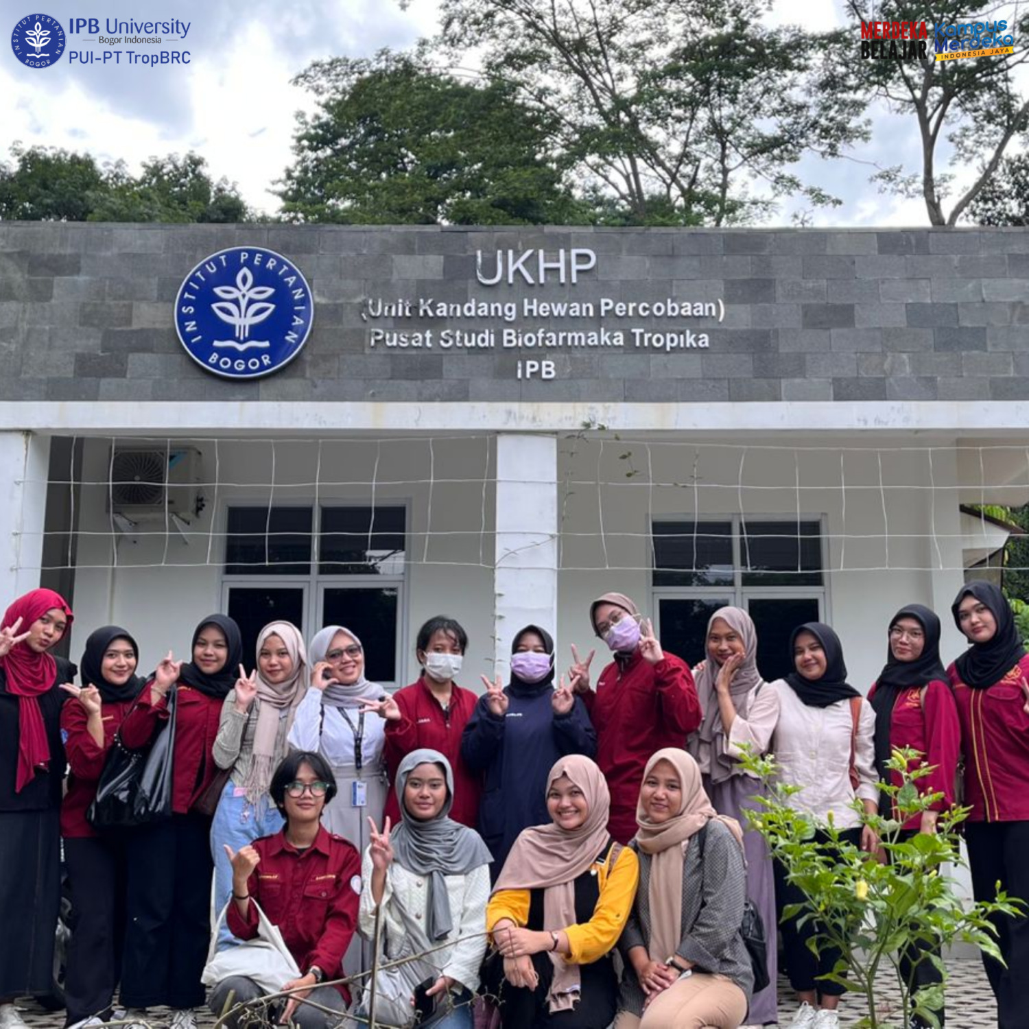 Visiting of Internship Students to UKHP - TropBRC