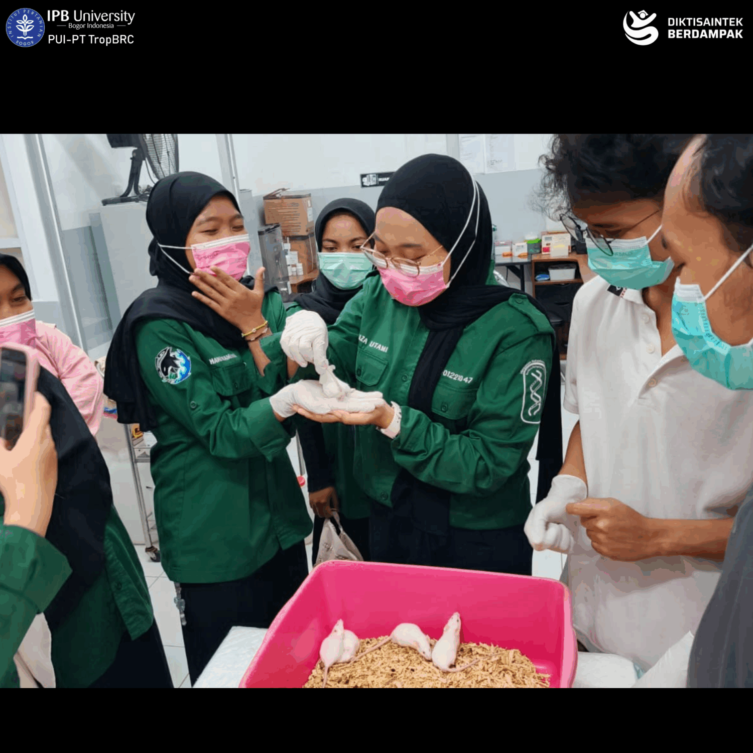 Internship Students Visit ATL - TropBRC
